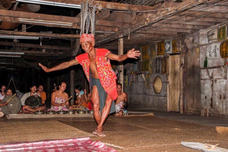 Visiting a Longhouse in Borneo – Living With the Iban of Sarawak